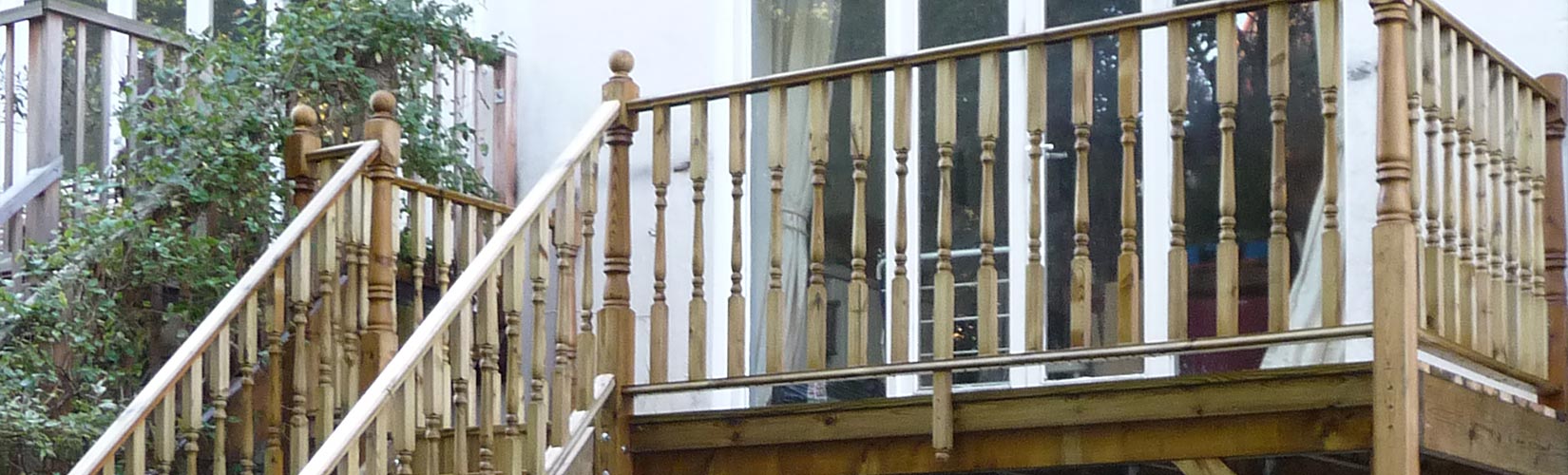 Timber Balustrades | Cedar Balustrade | Vetraland Timber